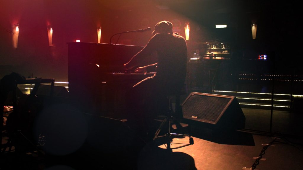 Bühnen-Setup mit Stagepiano: Live-Gig & guter Bühnensound